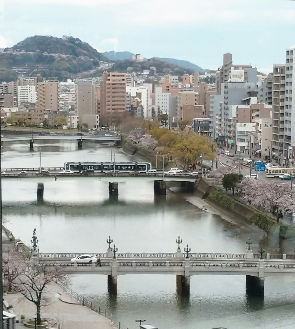#広島 #路面電車 #景色 #川 | applemint | cizucu