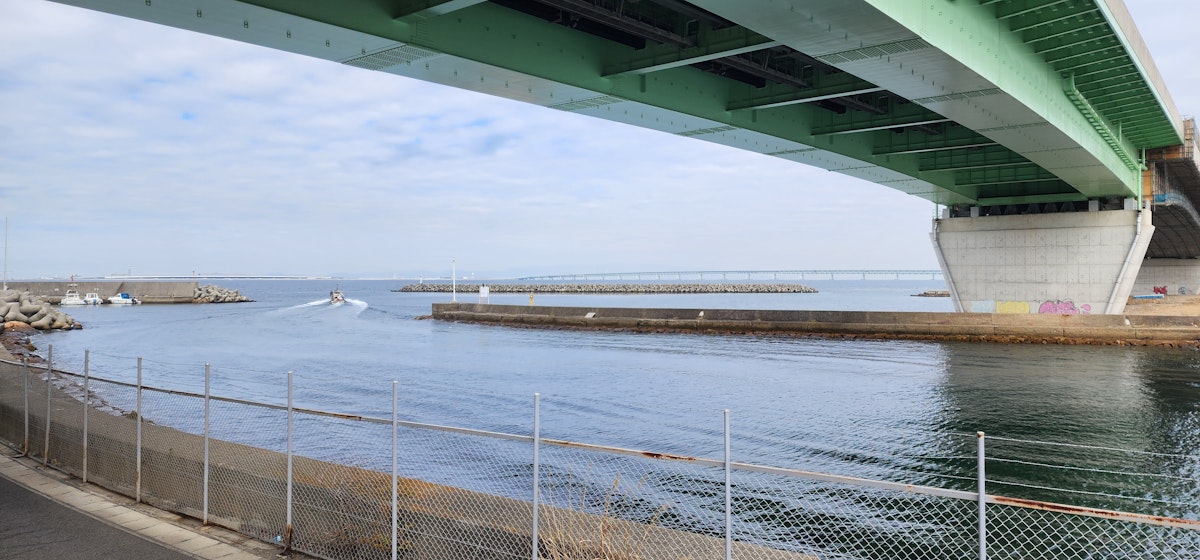 Water Transport Photos | Download Royalty-Free Images & High-Resolution Pictures | cizucu