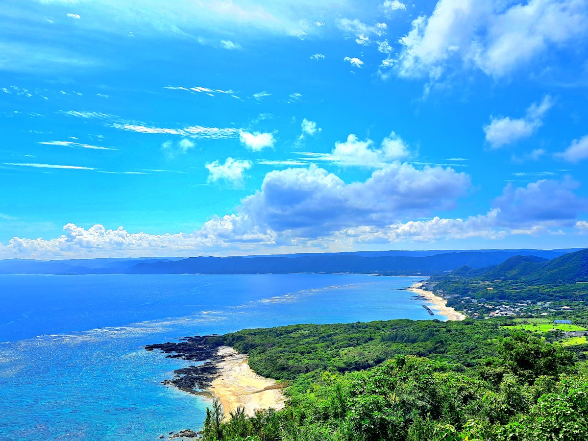 바다와 산の写真 | ロイヤリティフリー & 高解像度画像を無料ダウンロード | cizucu